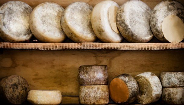 Toma Piemontese DOP: un formaggio dalle origini antiche e incerte.
