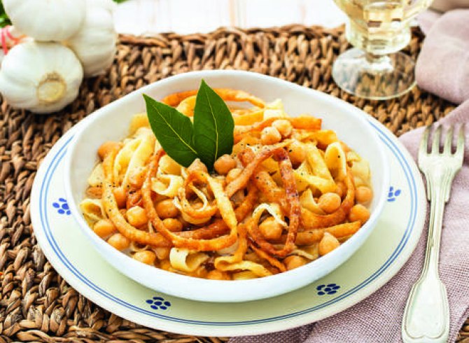 Ciceri e tria: prepariamo insieme un famoso primo piatto pugliese